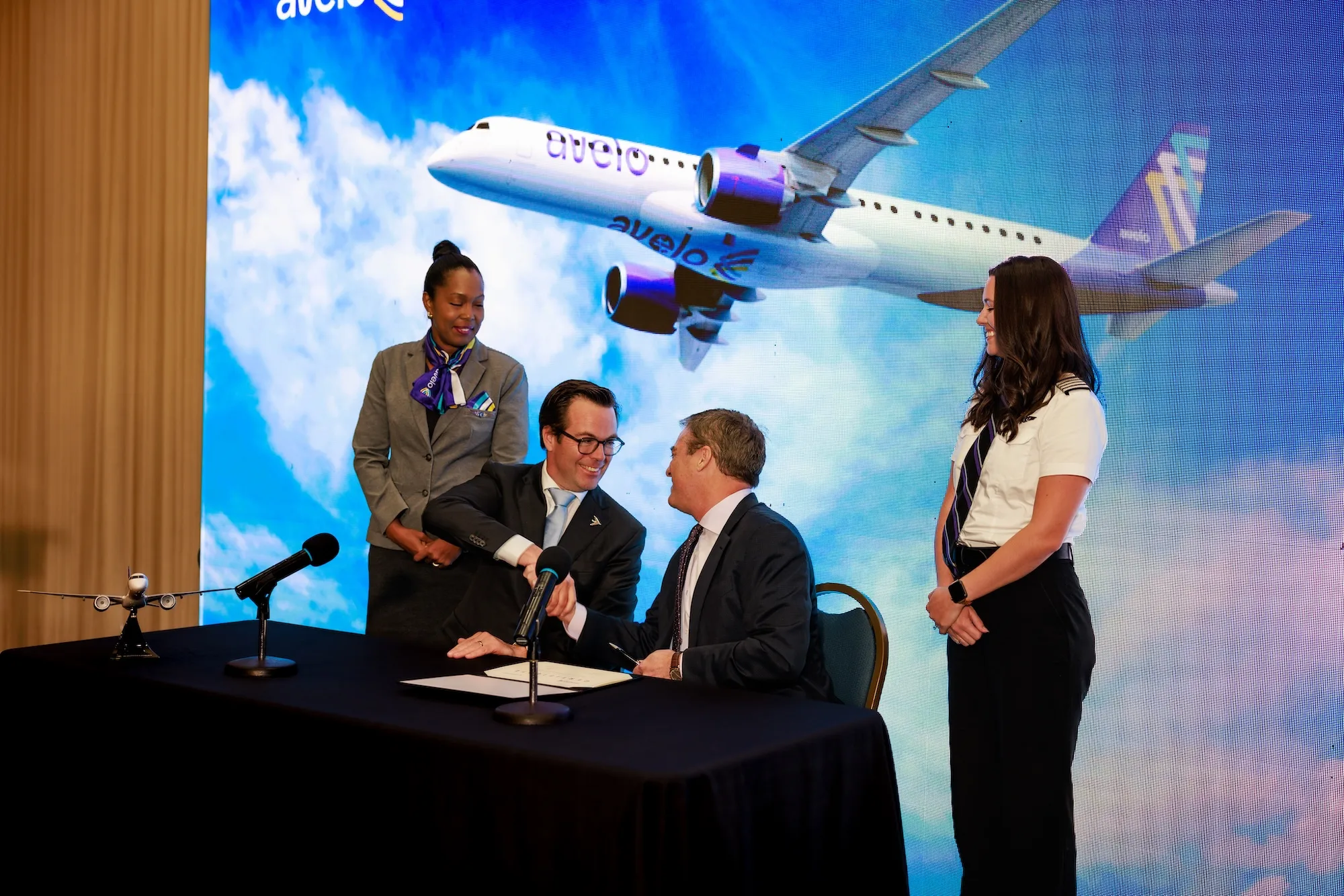 Avelo Places Firm order for 50 Embraer E195-E2